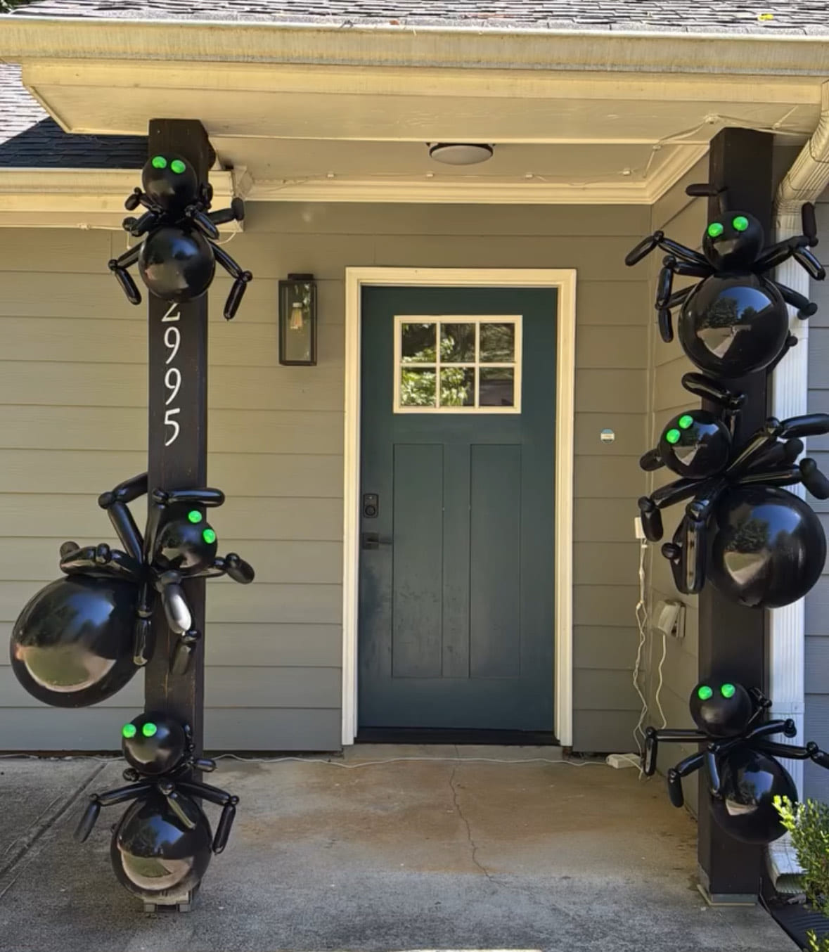 Halloween Spider Porch Decor Decoration | Balloons by Jime (Atlanta)